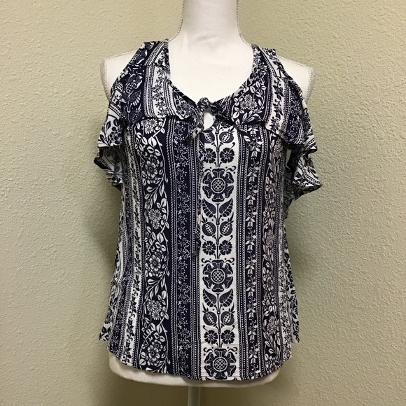 Iz Byer | Tops | Iz Byer Cold Shoulder Short Sleeve | Poshmark